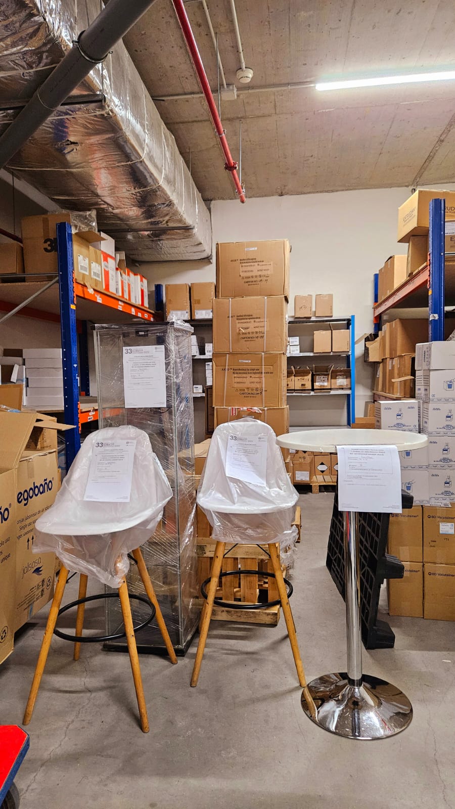 Preparando la entrega de mobiliario para un evento: El arte de hacer ...